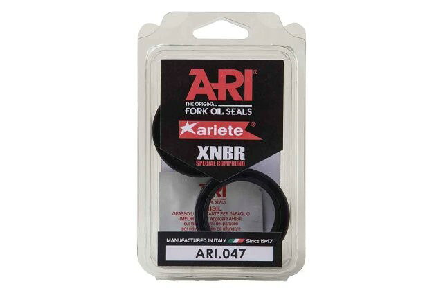 ※1枚目画像はイメージです。商品名 : フォークオイルシール φ33.34メーカー品番 : ARI.038JANコード : 4549950006206適合車種(タイプ) : [33.34x49.21x12.7/17.5] T100 C BO...