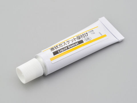 耐オイル、耐クーラント性に優れた液状シール剤です・高粘度タイプ（白）非流動性（硬い）で肉盛り性に優れ、クリアランスの大きな接合面に最適。・塗布後約30分で硬化し始め、約24時間でゴム状に硬化します。●内容量：10g●適用温度範囲：−60℃〜...