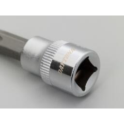 差込角3/8インチ。全長48mm。重さ35g。