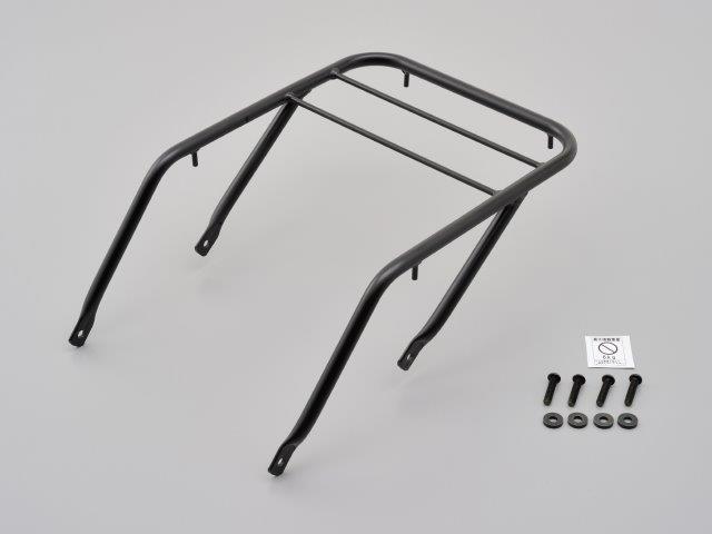 キャリアからタンデムシートのラインをフラットにすることで、衣装ケースのような大型の荷物も積載しやすくしています。GIVIの汎用ベースが取り付けでき、43?までのGIVIモノロックケースが取付可能です。荷物の積載に便利な荷掛けフック4か所付き...