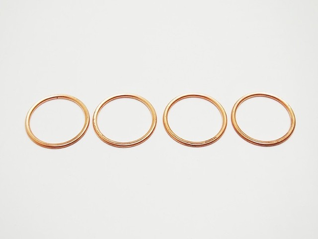 外径：42mm　内径：37mm　厚み：2.69mm Z900RS用　1台分（4枚） 銅材丸型（耐熱材入） エキゾーストマフラー交換時に一緒にご購入ください【対応車種】 [Z900RS] / 取り寄せ商品 / 国内部品■ 画像について・掲載画...