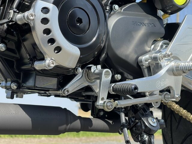 商品名 : シフトガイド GROM 21-(JC92)メーカー : Gcraft Gクラフト品番 : 32400適合車種 : GROM 21-(JC92)JANコード : 4522285324009シフトチェンジの際に起こるギアーシャフトの...