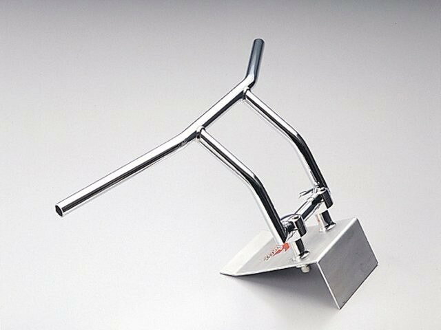 メーカー名 : HARRICANE ハリケーンメーカー品番 : HB0103C-01JANコード : 4936887001891商品名 : 240Z型 ハンドル主な適合車種 : 7/8インチ メッキカラー : クロームメッキ※詳しくはメーカ...
