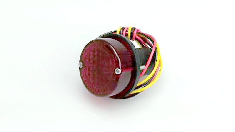 バリ-2テ-ルランプ。ラバ-製ボディで汎用性の高いテ-ルランプ【色（ボディ/レンズ）】ブラック/レッド【取付けネジ間ピッチ】40mm【バルブ】G18:12V18/5W商品によっては [PDF] 図面や [YouTube] 動画等がある場合が...