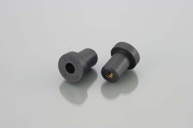 ※画像はイメージの場合がございます。※必ずメーカーホームページをご確認ください。C-550L/M5/P0.8/2ヶ商品説明●防振・絶縁・シール効果の得られるゴム製ブラインドナット。材質[素材]：ゴム製内容量[数量]：2※在庫管理につきまして...