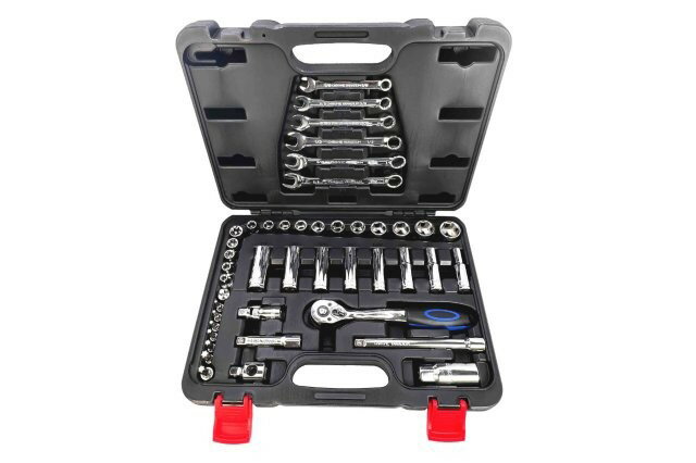 ハーレーなどの米国規格（インチ）サイズを集めた、一般的にメンテナンスをするために便利な44pcsセットツールボックス入で持ち運びも便利。一つあれば安心のツールセットです。カラー：ブラックボックス重量[グラム]：3100g材質[素材]：クロム...