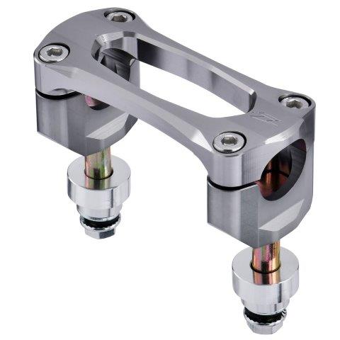 ※画像はイメージです。他車種・他カラーを含みます。ラバーマウント式トップクランプでスタンダード径バー(22.2mm)を採用する車輌に、大径バー(28.6mm)を装着するためのキット。1ピースタイプのハンドルバークランプを採用し、ラバーマウン...