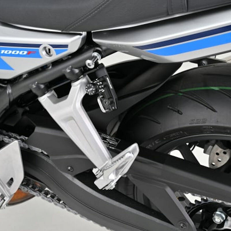 適合車種：HONDA CB1000F SC94 2026年～ ダイヤル式なのでカギが増えないヘルメットホルダー。 車種専用設計なので、ボルトオンで装着できます。 ・解錠する数字は任意で変更可能。2ダイヤルロック式。 ※駐車中のヘルメットの盗...