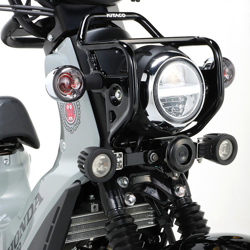 適合車種：YAMAHA クロスカブ110　JA60 車種専用のステーとハーネスを付属した高輝度LEDビームランプです。高いドレスアップ効果と夜間走行時の補助ランプに役立ちます。 ※点灯時・点灯後は本体が大変熱くなりますのでヤケドにご注意下さ...