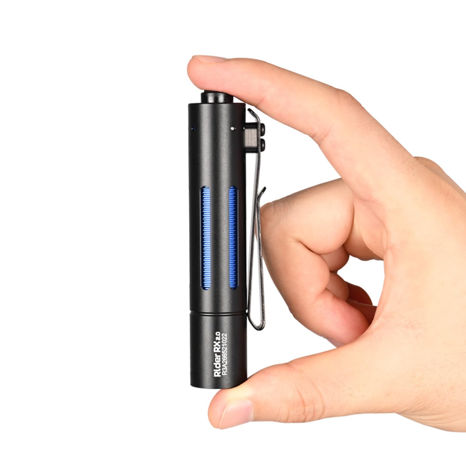 ・【小型ながらもパワフル】1 x 冷白色 LED を使用し、最大出力 1000 ルーメンと色温度 6500K を提供します。 4つの明るさレベルとインテリジェントメモリー機能により、さまざまなシーンのニーズに対応します。・【日常の持ち運びに...