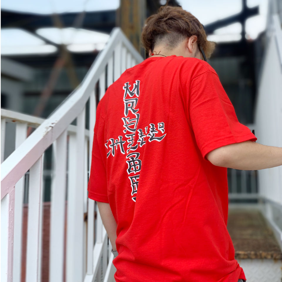 ラグランスリーブ等肩に縫目のないアイテムの袖丈については、ネックから袖先までの長さを計測しています。また襟のある商品の着丈については、襟の部分を含まずに計測しています。 ●モニター、パソコンの環境によっては実際の商品カラーと若干の違いがある...