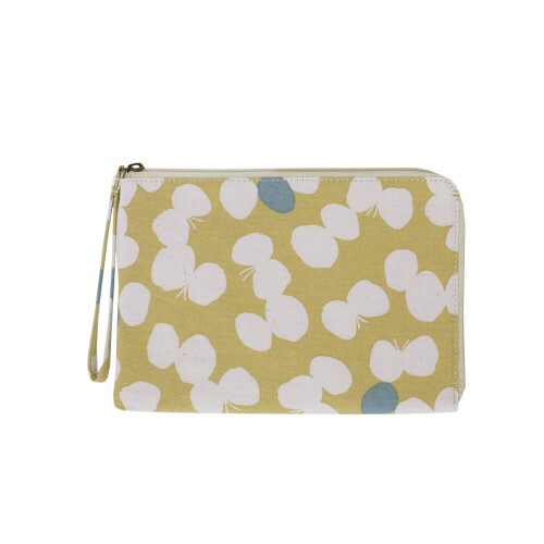 イナダ商事 マスクも入る お薬ポーチ ちょうちょ イエロー サイズ:約幅24×奥行1.8×高さ16.5cm 素材:(表地)綿85%、麻15%　(裏地)ポリエステル100% 保険証や診察券、お薬の説明書や処方箋、診察予約券、お薬手帳など、必要...