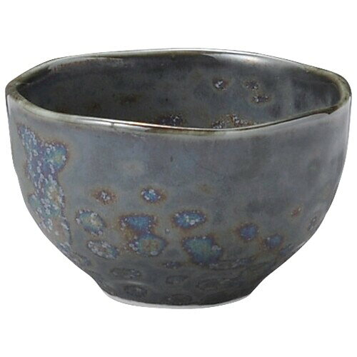 山下工芸 盃・ぐい呑み 白 [ファイ]7.3×4.5cm(100cc) 窯彩グイ呑 14079700 和食料理店の業務用の器として製作された手作りの天然素材製品です。食卓の演出用として、ご使用いただけます。 サイズ:[ファイ]7.3×4.5...