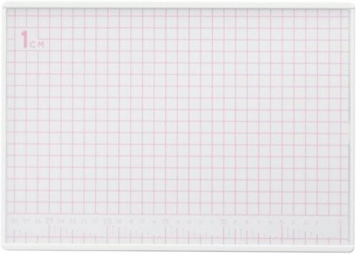 測れるまな板 S ピンク KM-002 目盛り付き B5サイズ サイズ:(約)263×188×6mm 材質:(本体)ポリプロピレン、(フチ)熱可塑性エラストマー、(芯材)紙 (本体・フチ)耐熱温度:90度 目盛り付きで両面使える。食材を量り...