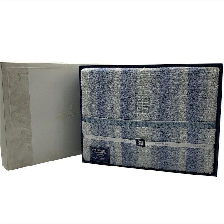 ご覧頂きありがとうございます☆彡【ブランド】GIVENCHY【カラー】ブルー×ホワイト【素材】綿【サイズ】145×190(若干の誤差はご了承下さい。）【付属品】箱【状態ランク】NS贈り物などにぴったり♪ジバンシィのタオルケットになります☆素...