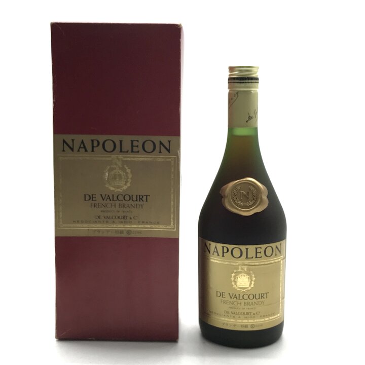 ご覧頂きありがとうございます☆彡【ブランド】DE VALCOURT NAPOLEON【度数】40【内容量】700ml【付属品】箱【状態ランク】NSワンランク上の宅飲みに♪全体的に大きなダメージもなく良好です。保管に伴う、ボトルにスレ少々、小...