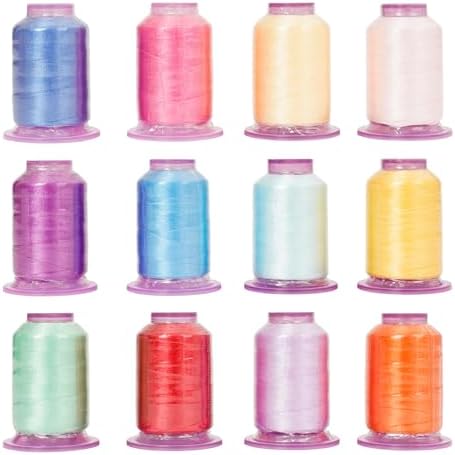 こだわりの12色の刺しゅうミシン糸セットです。 可愛いピンク、パープル、ブルー、グリーンなど、豊富な色の組み合わせで、 さわやかで淡い花柄のデザインやカラフルな幾何学的なデザインの制作に最適です。 550ヤード(約500m)の糸が12個入っ...
