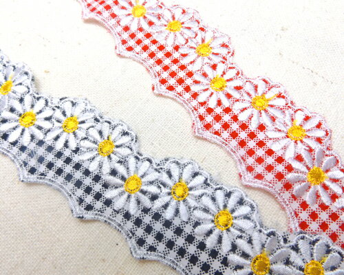 【サイズ】全長約1.35m ・幅約4.3cm 【色】 レッド・ブラック 【素材】 綿