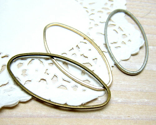 【サイズ】2.5x1.3cm 【色】金古美・銀古美・ゴールド 【素材】真鍮 5個入り