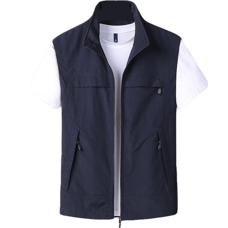 [] 防紫外線 フィッシングベスト メンズ カメラマンベスト 大きいサイズ アウトドアベスト 立ち襟 ノースリーブ 裏メッシュ 夏 秋 サマーベスト 軽量 通気 速乾 お釣り 登山収納性を重視したあらゆるアウトドアに対応できるベスト、機能性...