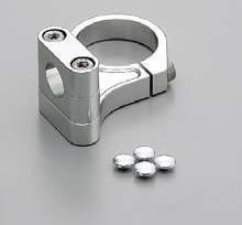 ハリケーン(HURRE) アンダーハンドルブラケット (シルバー) VFR800 HB0662Aセパレートハンドル車をバーハンドル使用に変更する場合に、フロントフォークにクランプして使用するアンダーブラケットです。ジュラルミン削り出しφ41...