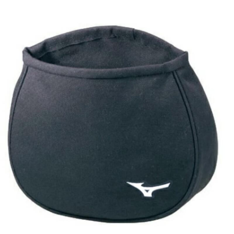 メーカー：ミズノ MIZUNO カテゴリ：野球 種別：審判用品 商品名：ボール入れ袋 品番：1GJYU1500 素材：ポリエステル サイズ：縦16.5×横17.0×厚さ7.5cm 原産国：日本製 ●硬式・軟式用　ボール4個入れ