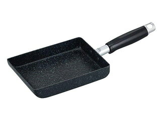フッ素樹脂加工でこびりつきにくい玉子焼き器です。使い勝手の良い13×18cmです。ガスコンロ専用。使いやすい13×18cmサイズです。耐摩耗試験10万回クリアしたフッ素コーティング。優れたコーティングで金属ヘラも使えます。【使用上の注意】ガ...