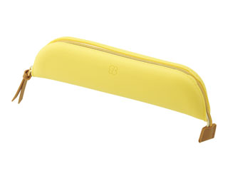 ●やわらかいシリコン素材。●ファスナーを全開にするとペントレーに。 ●ファスナーがとまるストッパー付き。●ストッパーを使えば省スペースで使いやすい。 ●全開にしなくてもペンの取り出しがスムーズ。■幅・奥行・高さ（mm）：233mm × 38...