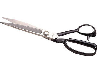 【メール便対応可1個まで】 【特長】刃の根元から刃先までシャープな切れ味が気持ちよく続き、作業が楽しく進みます。安来鋼白紙と極軟鉄を鍛接した複合材料を熱間鍛造した材料を一丁づつ職人が手仕上げで研磨し完全熱処理を施しています。切れ味・耐久性は...