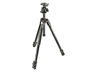 発売日：2015年12月22日クラシックかつ堅牢性の高い「290 XTRA(エクストラ)」は、従来の290シリーズの294の各機種に一番近い特徴を備えたモデルです。 ■アルミニウム脚の3段モデルで、開脚角度は4段階（25°、46°、66°、...