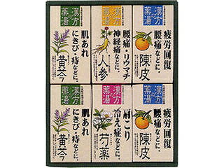 B6085584医薬部外品。生薬成分が温浴効果を高めて血行を促進し、腰痛・肩こり・冷え性・肌荒れなどにも効果があります。漢方の力で身体ポカポカ、お肌つるつる。漢方薬に使われる薬草=生薬が身体を芯から温めて、やさしくいたわります。●セット内容...