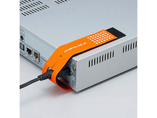 CA-NB008X5●電源ケーブルが誤って抜けることを防止します。●日常生活はもちろん、オフィス・病院・展示会や特設会場、船舶などで、電源ケーブルの抜け止めを強力にサポートします。●部材の全てが面ファスナーなので、金属を使用できない場所でも...