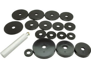 【特長】オイルシールを真直ぐに打ち込むことができるシールドライバーです。樹脂製のアタッチメントのため、対象物を傷つけにくくなっています。【用途】アタッチメントを圧入シャフトに取り付けて打ち込むツール。【仕様】セット内容：アタッチメント13個...
