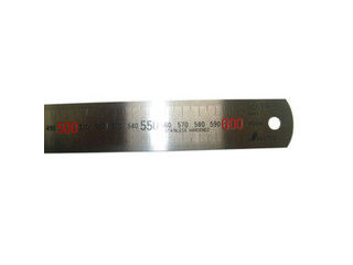 ■品番・仕様:60cm■全長:640mm■幅:30mm■厚さ:1.2mm■質量:180g■裏面インチ換算表付■目盛ピッチ:・上段/1mmピッチ・下段/0.5mmピッチ14036　