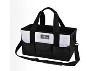 ■超立体で収納性バツグン！（丈夫な四面補強入り） ■収納に便利な内外補強付（計10個） ■数秒で組み立てOK！（たためばコンパクト） ■移動等に便利な2WAYショルダー付。■外側には長物等が収納できる大型ポケット（ホック付） ■衝撃をやわら...