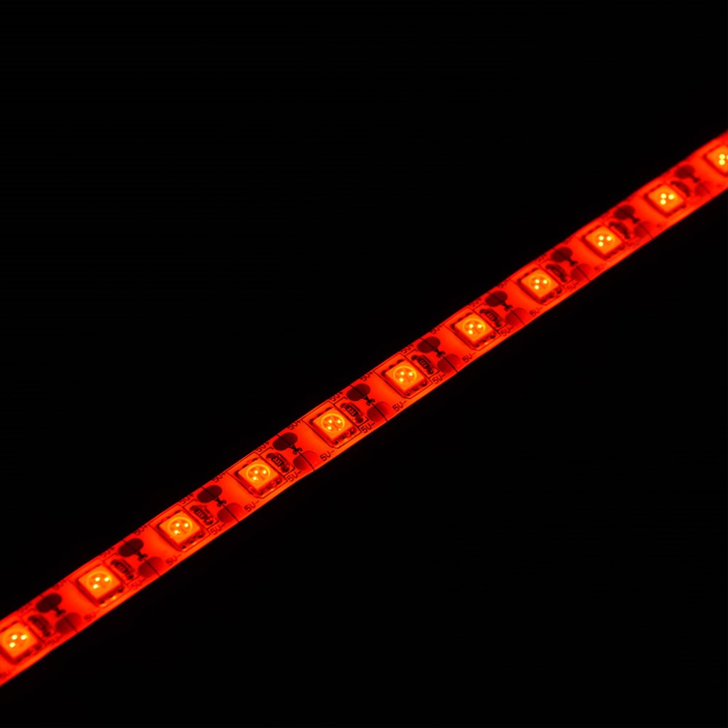 USBテープLEDライトは、USB電源に接続してご利用いただける、「切って」、「貼る」ことができる今までにない新しいLEDライトです。本製品はカット線の部分でカットし長さを調節してご利用いただけます。設置する棚やデスクなどに合わせご利用くだ...