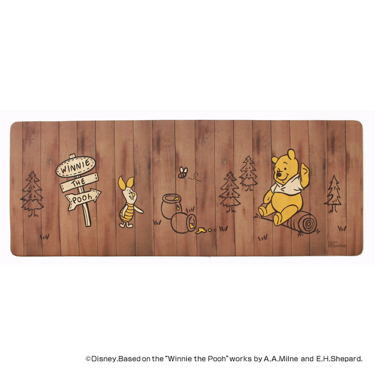 くまのプーさんの拭いてお手入れするマット（45×120cm）です。水や汚れもササッと拭くだけでキレイになりお手入れ簡単です。キッチンだけでなくリビングや子ども部屋など、どんなお部屋も明るくなる楽しいデザインです。もっちりとした程良いクッショ...