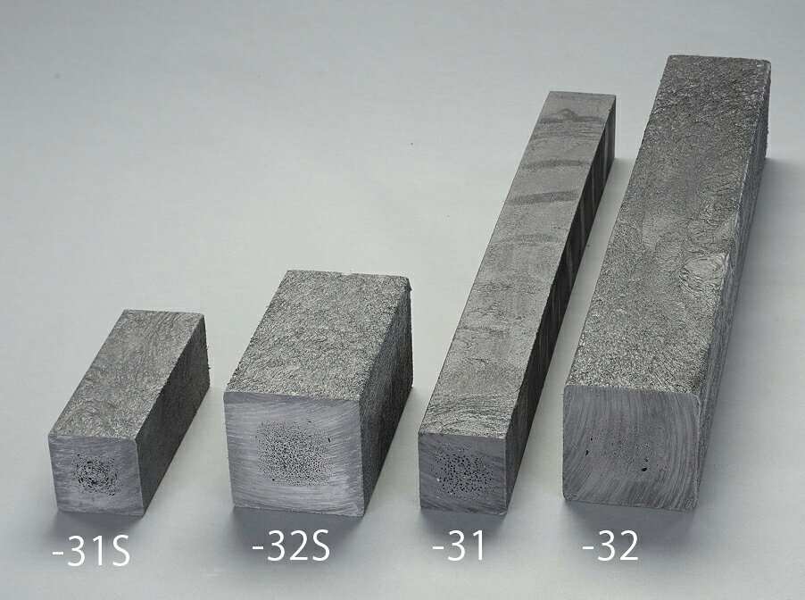≫ 商品詳細 ≪●サイズ…100×100×1000(L)mm●重量…9kg●耐荷重…約30t●材質…廃プラスチック●耐荷重は角材全面で荷重を受けた場合の参考値です。切断や穴開け等の加工をした場合は耐荷重は低下します。●100%廃プラスチック...