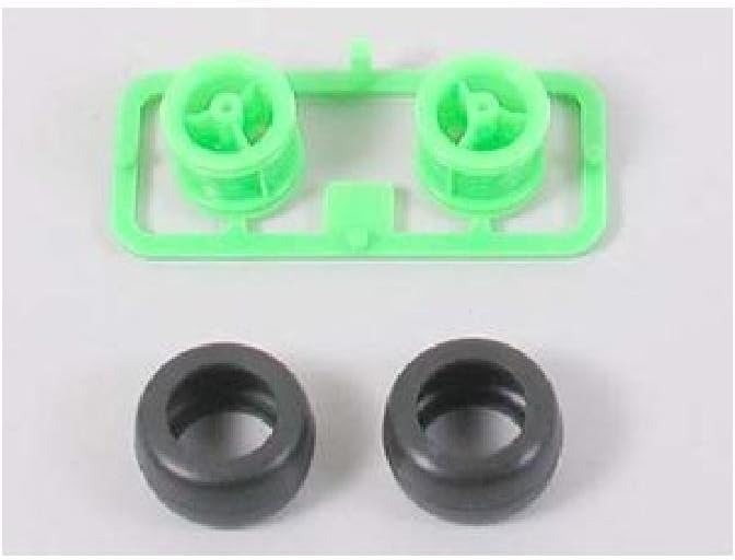 ジャンプでの着地やコースの継ぎ目などのショックを吸収して、コースアウトや転倒を防ぎます。