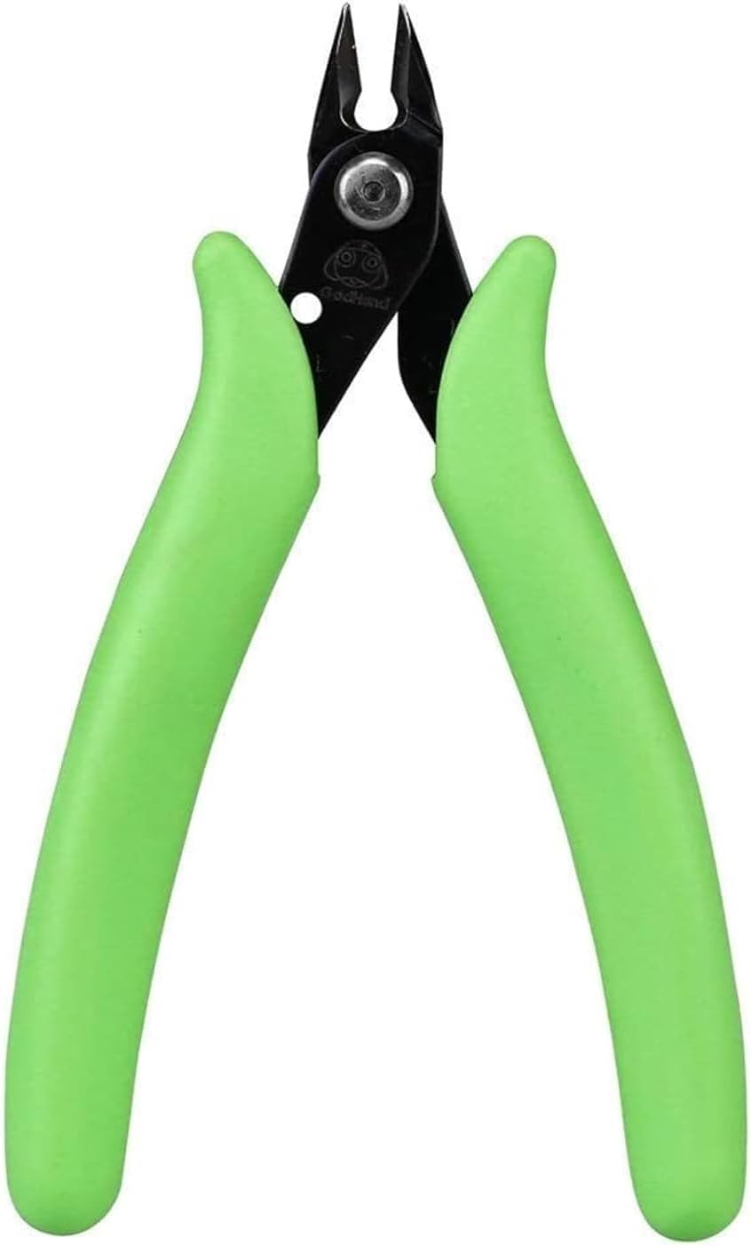 ケロロ軍曹とゴッドハンドのコラボ製品。 耐久性、切れ味、使いやすさのバランスがとれた初心者向け両刃ニッパー 高耐久な両刃ニッパー。 特許技術「パッキンバネ(R)」を採用。 使いやすさを重視した刃形状、適度な切れ味と高い耐久性。 握りやすいグ...