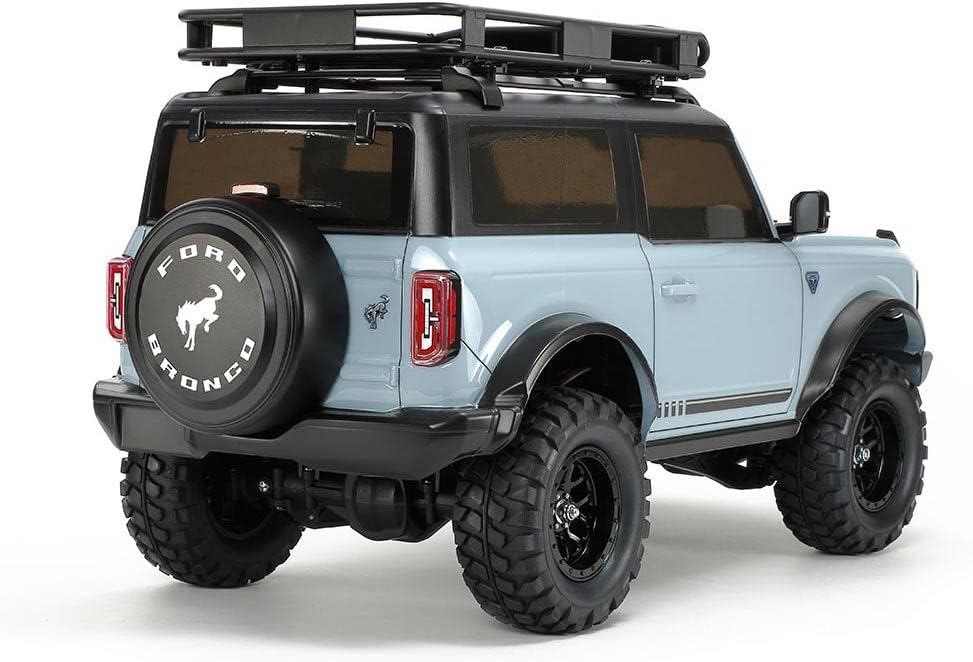 フォードの代表的なSUV、ブロンコの2021年型がRCカーで登場。 丸形ヘッドライトやフロントフェンダー・トップエッジの凸形状、縦長のテールランプなど、初代モデルのデザインをイメージしたフォルムをポリカーボネートで実感再現。 ルーフラックや...