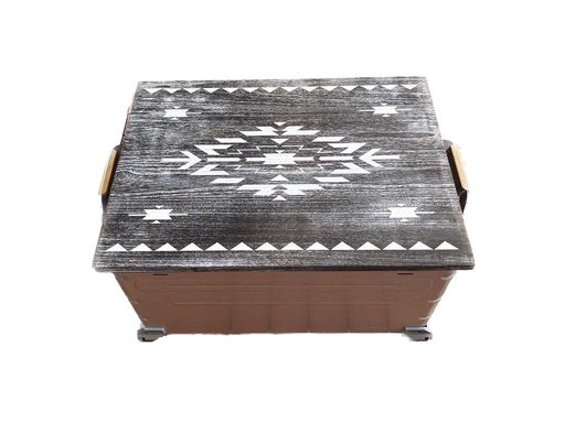 商品仕様:50用天板 約540x400x15 (mm)、材質は桐材、カラーはA柄 ブラウン。ハンドメイド加工のため、一枚一枚色の誤差が出てしまいますので、ご了承願います。天板のみの販売になります(ボックス本体、カップ等は付属しておりません)...