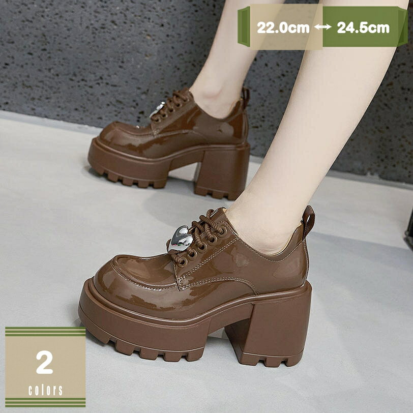 表地：エナメルメイン素材：pu■ 厚底ヒールを採用したヒールアップデザインなので、見た目以上に軽い履き心地になっています。■ 中敷き部分には全体的にふかふかインソールを使用していますので、気持ちよいクッション性を実感して履くことができます。...