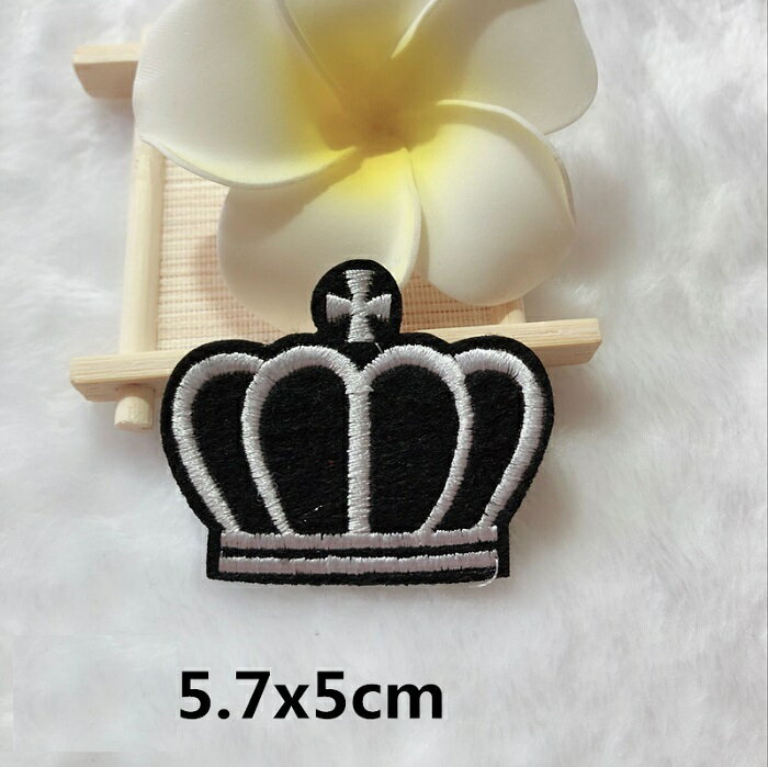 ★素材：布＆ビニール★サイズ：写真参照★用途：服飾、アップリケ【重要なお知らせ】 ※当店のパーツ製品は全て海外仕入製品となります。必ずご納得の上ご購入下さいますようお願い致します。 ※輸入品の為傷や色ムラがあるものもございます。低価格での販...