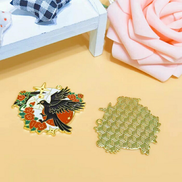 ★素材：金属★サイズ：写真参照★色：約30x28mm【重要なお知らせ】 ※当店のパーツ製品は全て海外仕入製品となります。必ずご納得の上ご購入下さいますようお願い致します。 ※輸入品の為傷や色ムラがあるものもございます。低価格での販売の為、気...