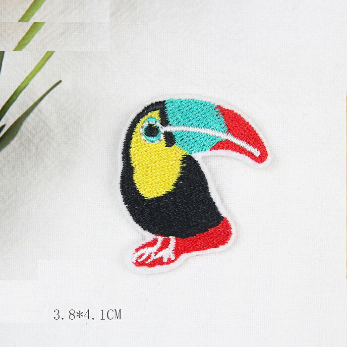 ★素材：布＆ビニール★サイズ：写真参照★用途：服飾、アップリケ★アイロン対応【重要なお知らせ】 ※当店のパーツ製品は全て海外仕入製品となります。必ずご納得の上ご購入下さいますようお願い致します。 ※輸入品の為傷や色ムラがあるものもございます...