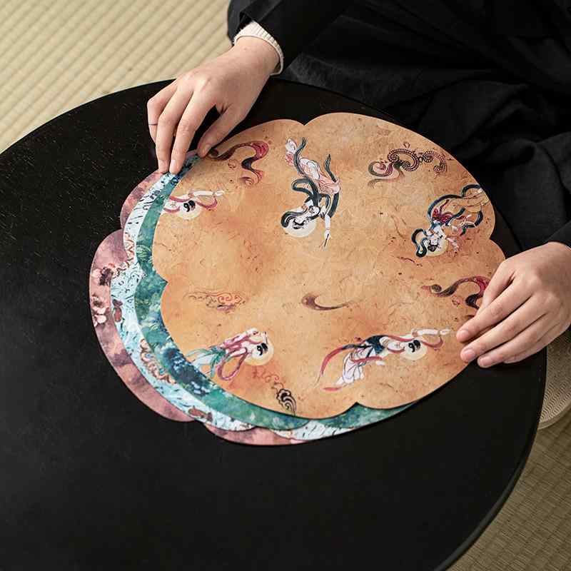 ・カテゴリ: 茶席・スタイル: 中式・素材: 布・サイズ: 33×33cm・カラー展開: 飛天仕女A、花季B、蓮花飛天C、牡丹図D