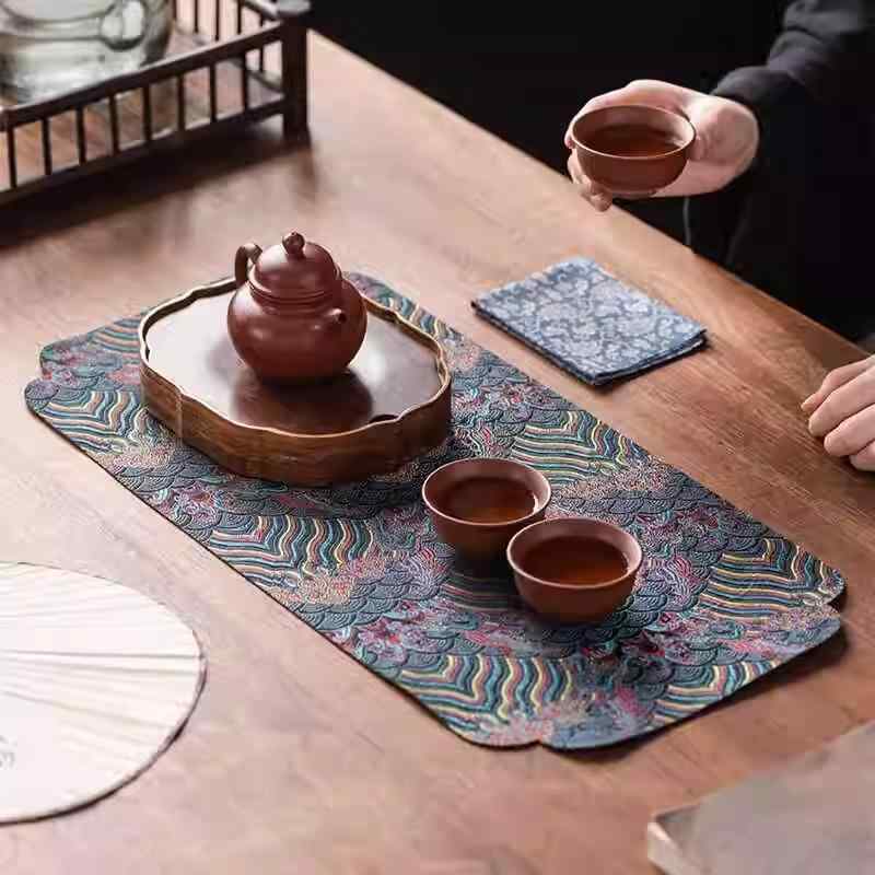 ・素材: ABS・種類: 祥雲紋海浪茶席、千里江山防水茶席、竹韻茶席、辰年茶席（財運興龍）・機能: 吸水茶巾