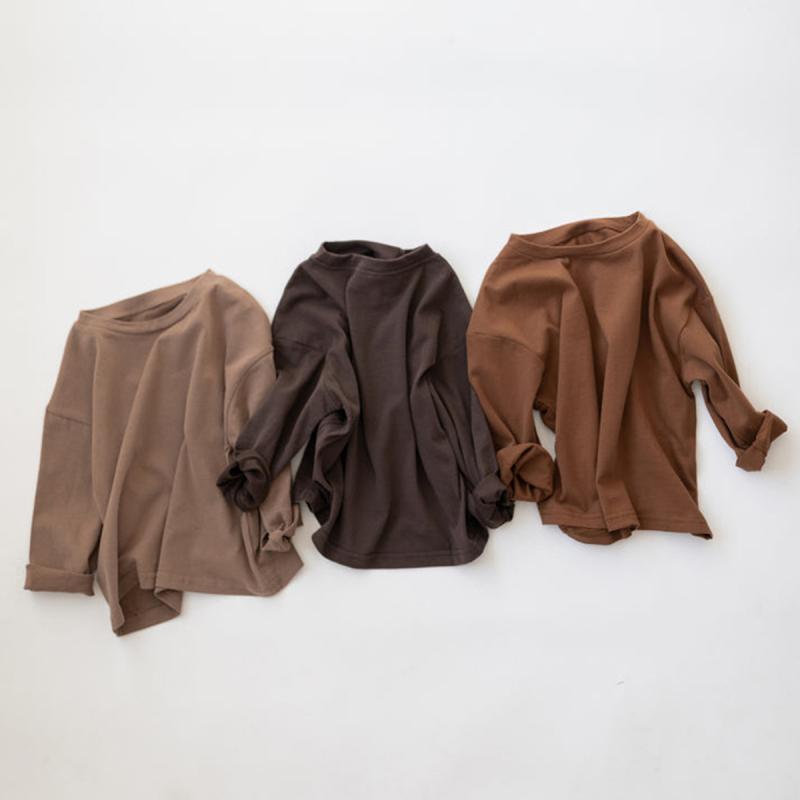 ・カテゴリ: キッズTシャツ・主な素材: 綿100%・加工: 柔軟・ネックライン: クルーネック・袖丈: 長袖・柄: 無地・カラー展開: ブラウン、カーキ、オリーブグリーン・サイズ展開: 70cm、80cm、90cm、100cm