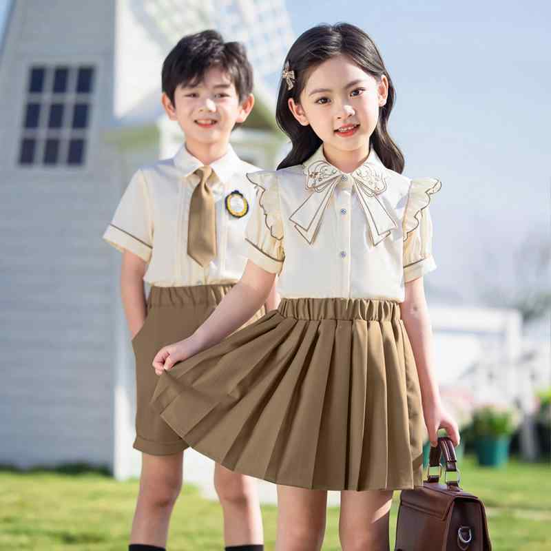 ・カテゴリ: スクールユニフォーム・スタイル: ブリティッシュ・性別: ユニセックス・対象: 8歳以上、身長140cm以上・開閉: シングルボタン・デザイン: スポーツ、セットアップ・主な素材: 綿100%・生地加工: 柔軟加工・セット内容...